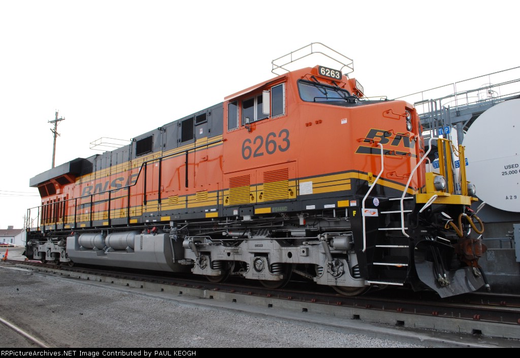 BNSF 6263 up close as she sits on the fuel pad at BNSF Lincoln Motor Works.